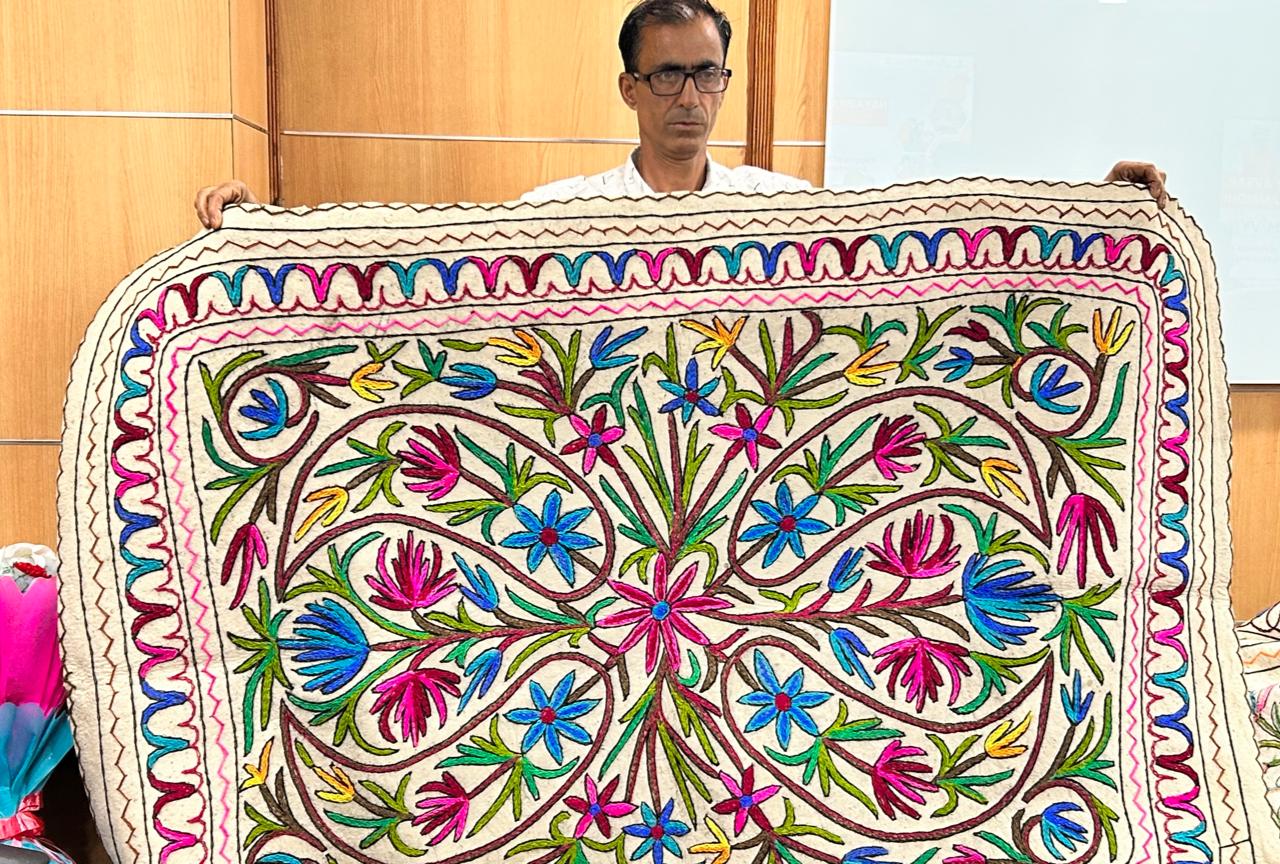 Skill India Project Successfully Revives The Dying Namda Art Of J&K