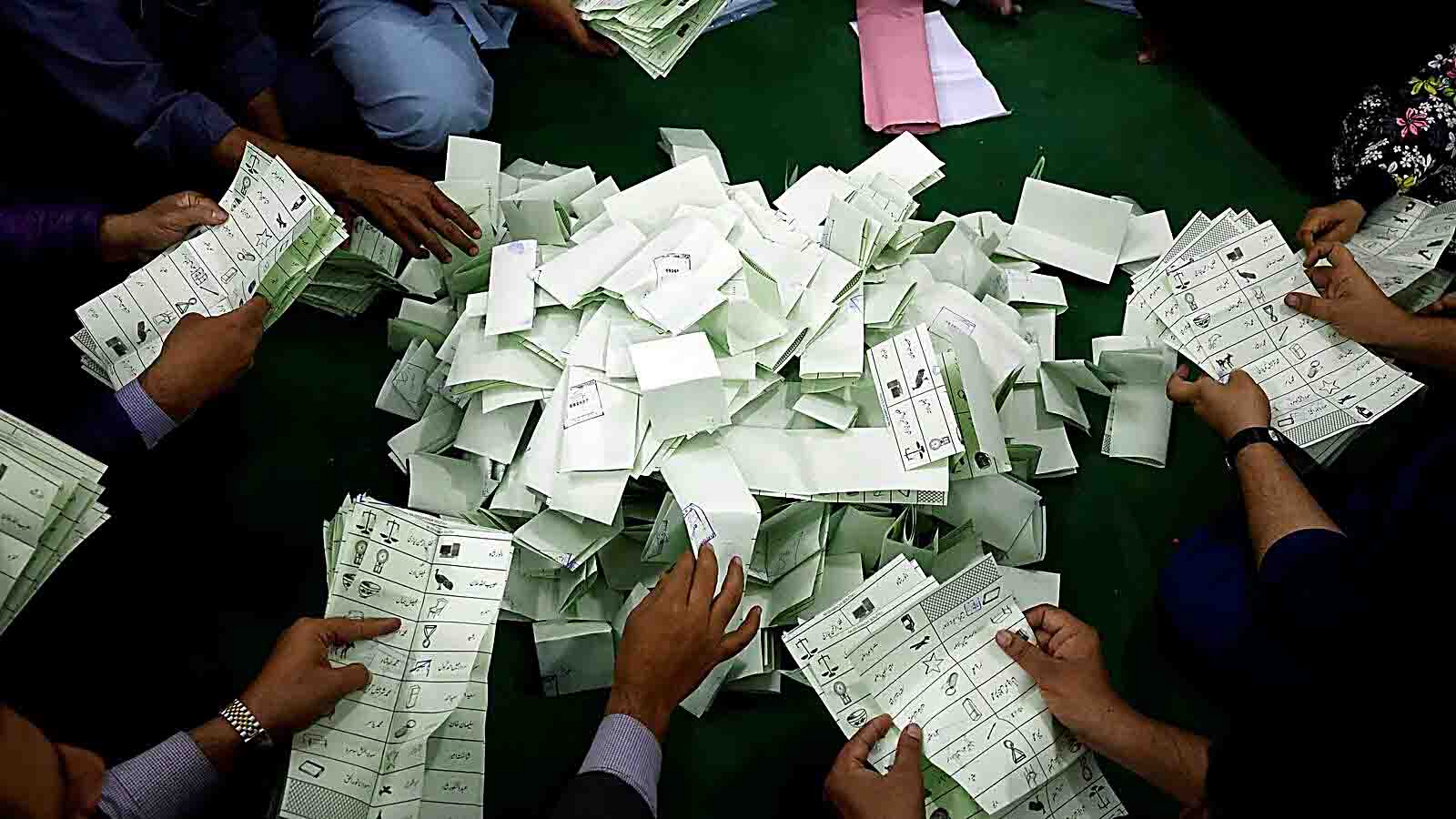 આગામી લોકસભા ચૂંટણી EVMના સ્થાને બેલેટ પેપરથી કરવા માંગ